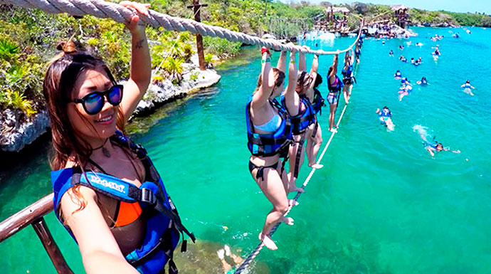 Parque Xel-Ha con nado con Delfines incluido